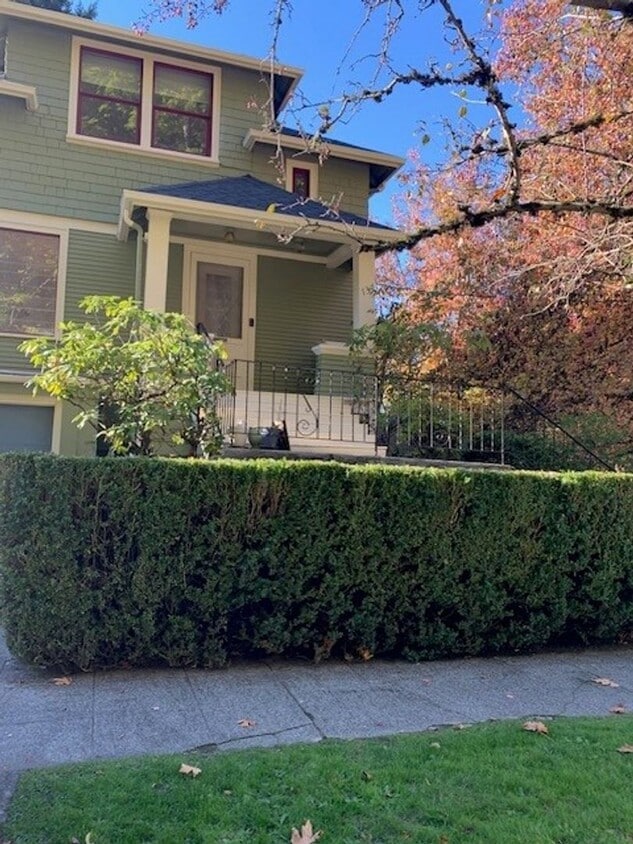 137 32nd Ave E, Seattle, WA 98112 - House Rental in Seattle, WA ...