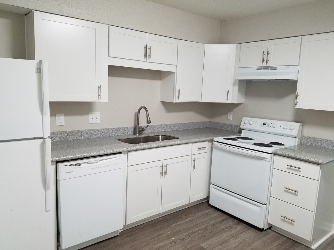 105 Poppy St, Fort Walton Beach, FL 32547 - Condo for Rent in Fort ...