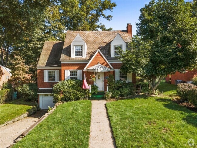 Swisshelm Park Apartments for Rent with Parking - Pittsburgh, PA - 1 ...