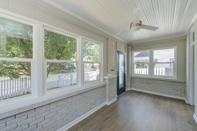 Bates-Hendricks Apartments for Rent with Hardwood Floors - Indianapolis ...