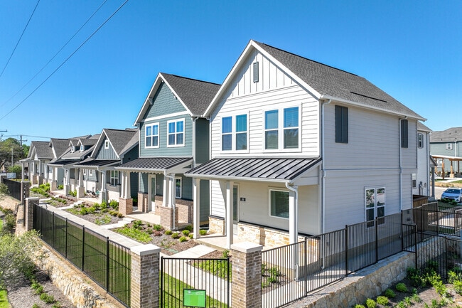 Mission Town Square - Apartments in Hurst, TX | Apartments.com