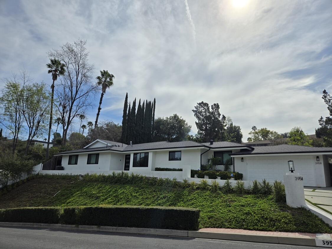 3958 Sapphire Dr, Encino, CA 91436 - House Rental in Encino, CA | Apartments.com