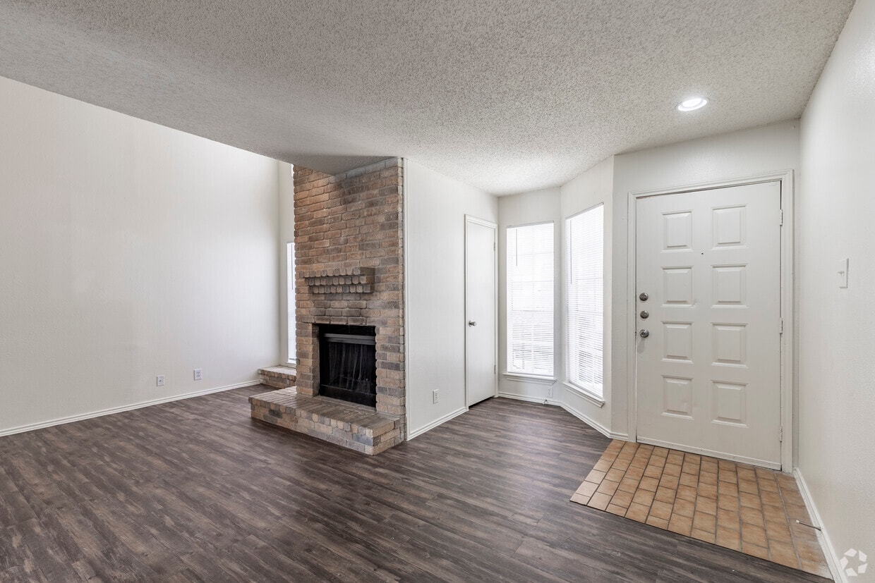 Broken Oak Townhomes - 1935 Broken Oak St San Antonio, TX 78232 ...