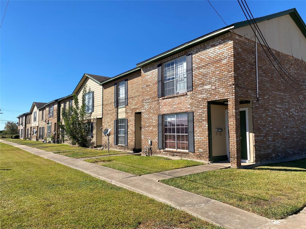 101 E Hospital Dr Unit 2, Angleton, TX 77515 - Condo for Rent in ...