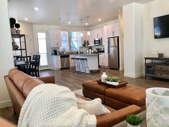 AERO Luxury Townhomes Apartments - 2798 N Hill Field Rd Layton, UT ...