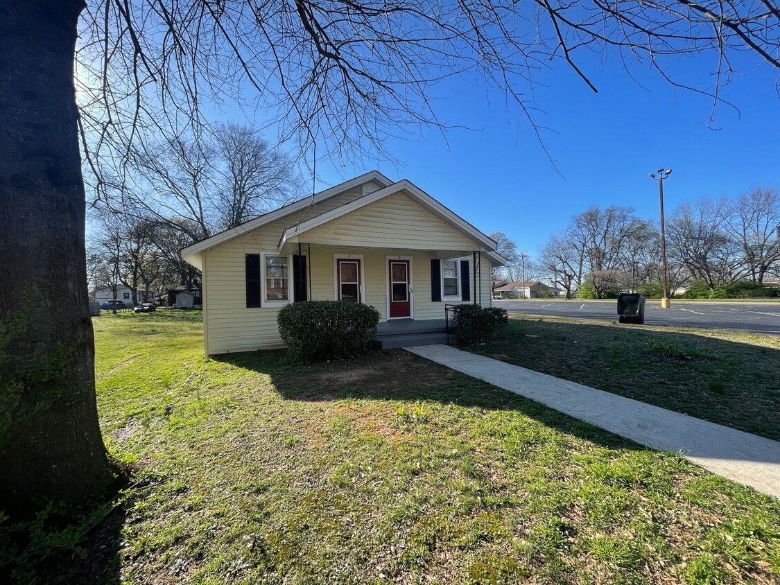 521 10th Ave NW Unit B, Decatur, AL 35601 - Room for Rent in Decatur ...