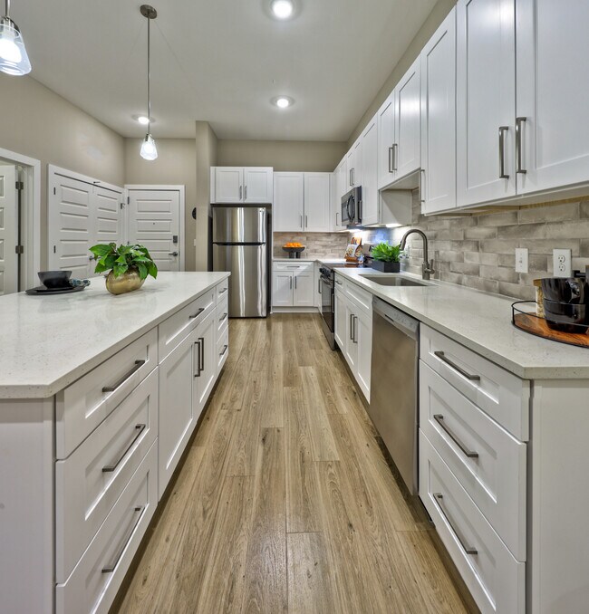 Apartments for Rent with Hardwood Floors Near Foxchase at Winchester ...