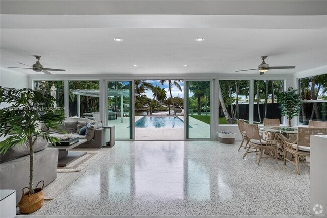 Isle of Normandy Miami View Apartments for Rent with Washer & Dryer - Miami Beach, FL - 9 ...