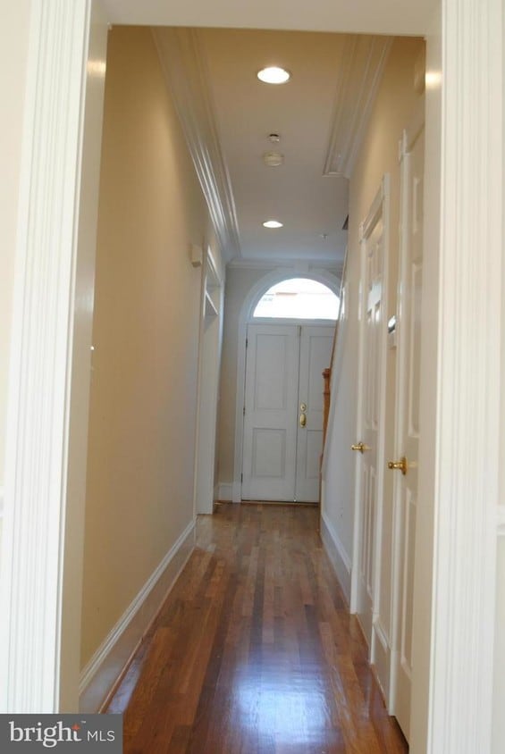 110 Queen St, Alexandria, VA 22314 - Townhome Rentals in Alexandria VA ...