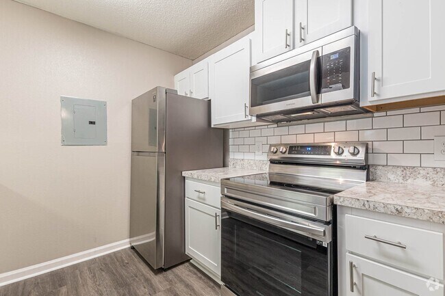 Meadow Run Apartments for Rent with a Walk-In Closet - Peachtree City ...