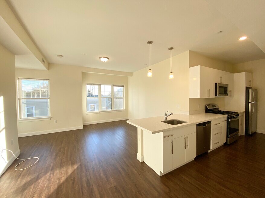 Apartments for Rent with High Ceilings in Egleston Square, Jamaica ...