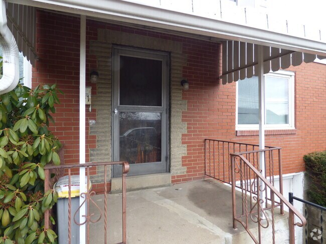 Crafton Heights Apartments for Rent with High Ceilings - Pittsburgh, PA ...