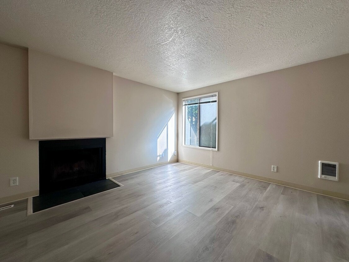 6955 SW Montauk Cir Unit 6955, Lake Oswego, OR 97035 - Condo for Rent ...