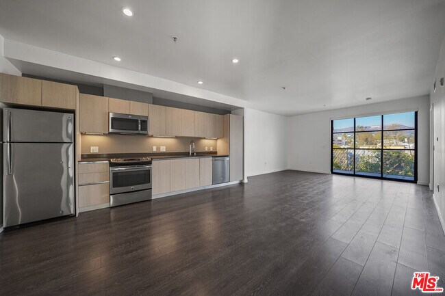 5800 Harold Way Unit 317, Los Angeles, CA 90028 - Condo for Rent in Los ...