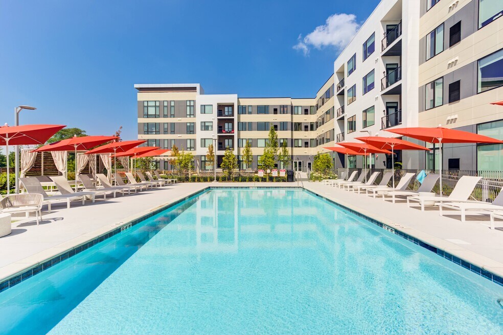 Apartments for Rent with Pickleball Courts in Warrenville IL ...