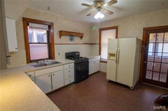 5819 Goener Ave Unit Goener Ave 5819 2F, St. Louis, MO 63116 - Room for ...