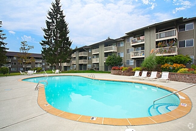Cascade View Everett Apartments for Rent with a Walk-In Closet ...