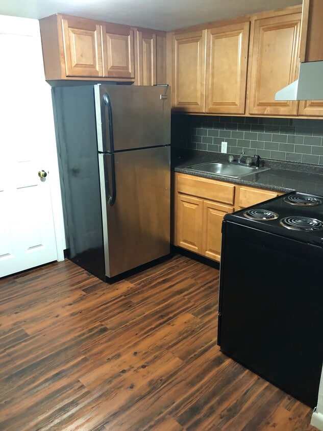 Evergreen Apartments - 2015-2045 Broad St Cranston, RI 02905 ...