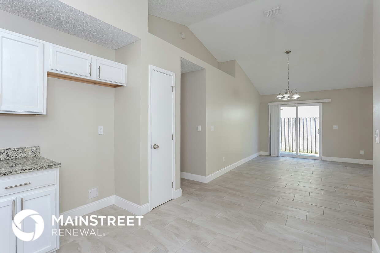 3550 Caroline Vale Blvd, Jacksonville, FL 32277 | Apartments.com
