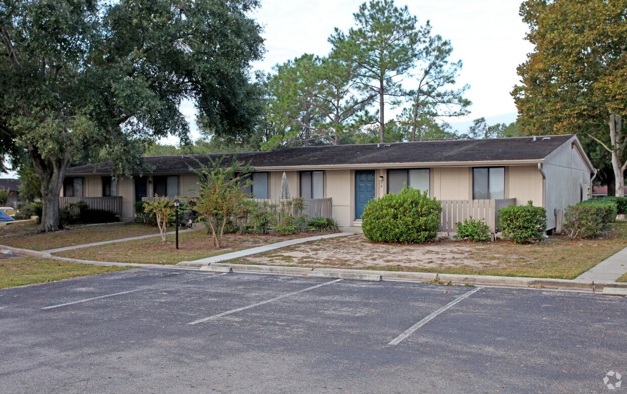 Blueberry Hill Apartments - 33230 Ryan Dr Leesburg, FL | Apartments.com