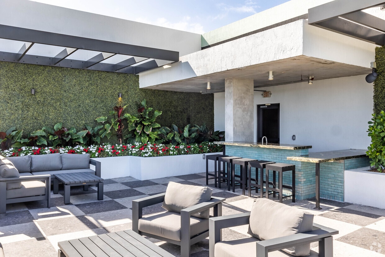 Biscayne 112 - 11200 Biscayne Blvd Miami, FL 33181 | Apartments.com
