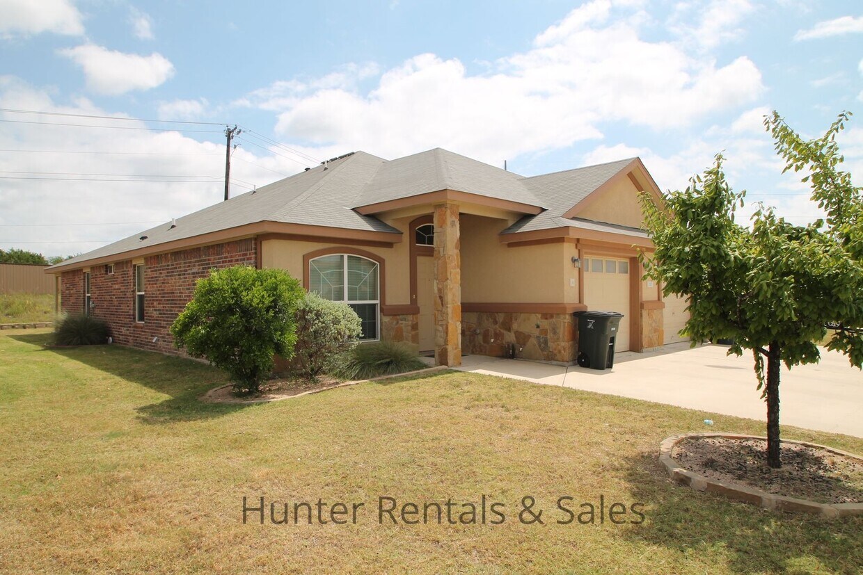 207 Study Hall Lp, Killeen, TX 76549 - Townhome Rentals in Killeen TX ...