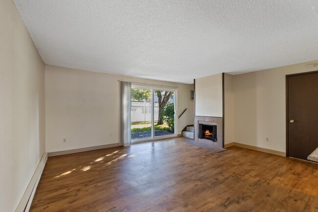 815 W Bellwood Dr, Spokane, WA 99218 - Townhome Rentals in Spokane WA ...