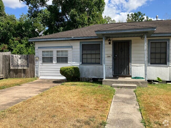 South Park Apartments for Rent with a Living Room - Houston, TX ...