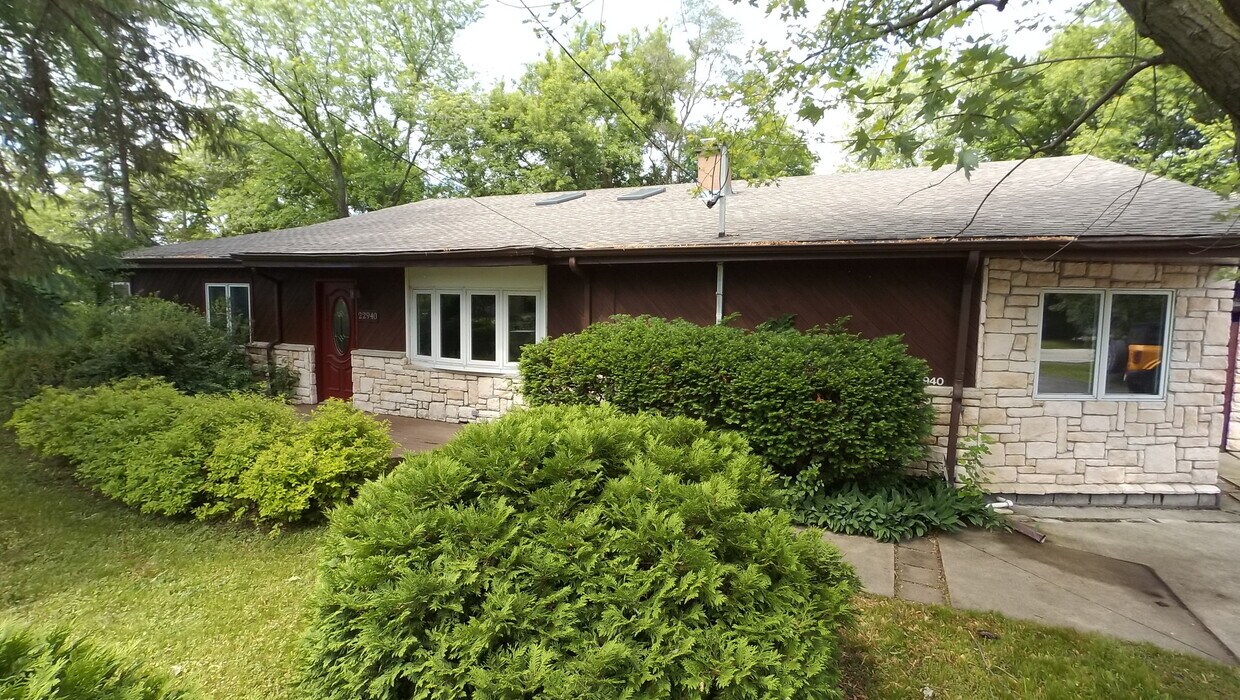 22940 N Prairie Ln, Prairie View, IL 60069 - House Rental in Prairie ...