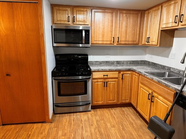 6648 W 65th St Unit 1S, Chicago, IL 60638 - Condo for Rent in Chicago ...