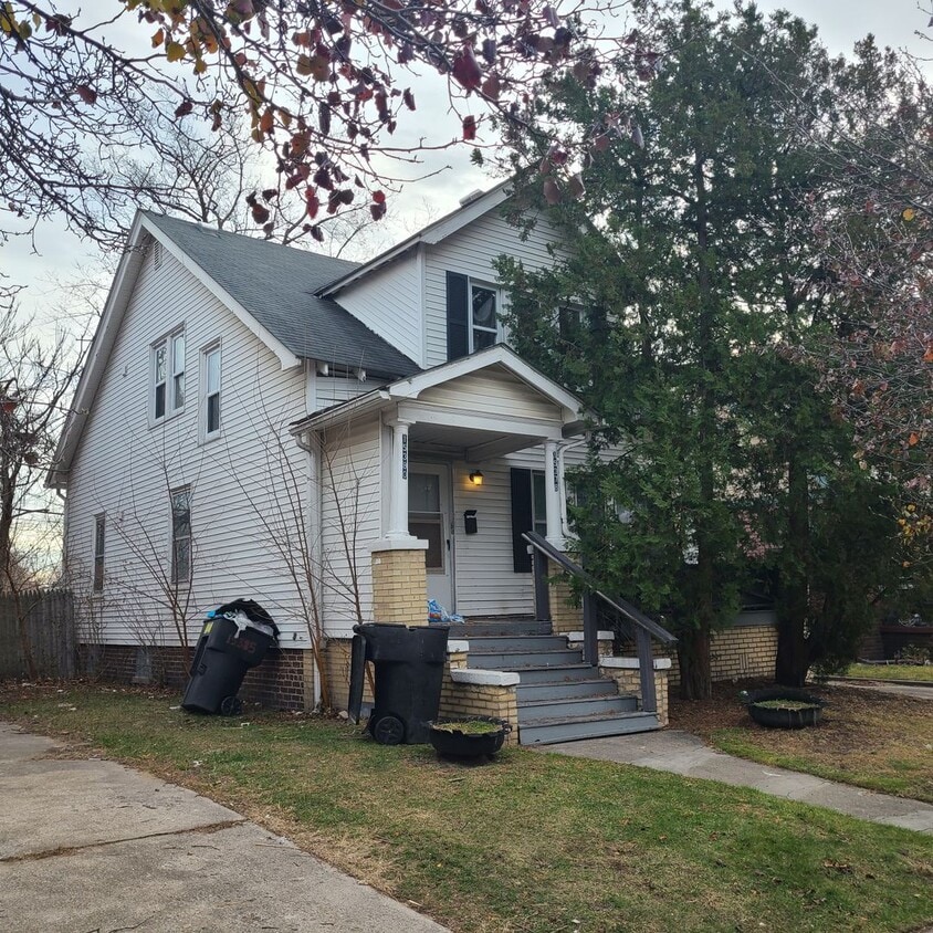 15378 Washburn St Unit Lower, Detroit, MI 48238 - Room for Rent in ...