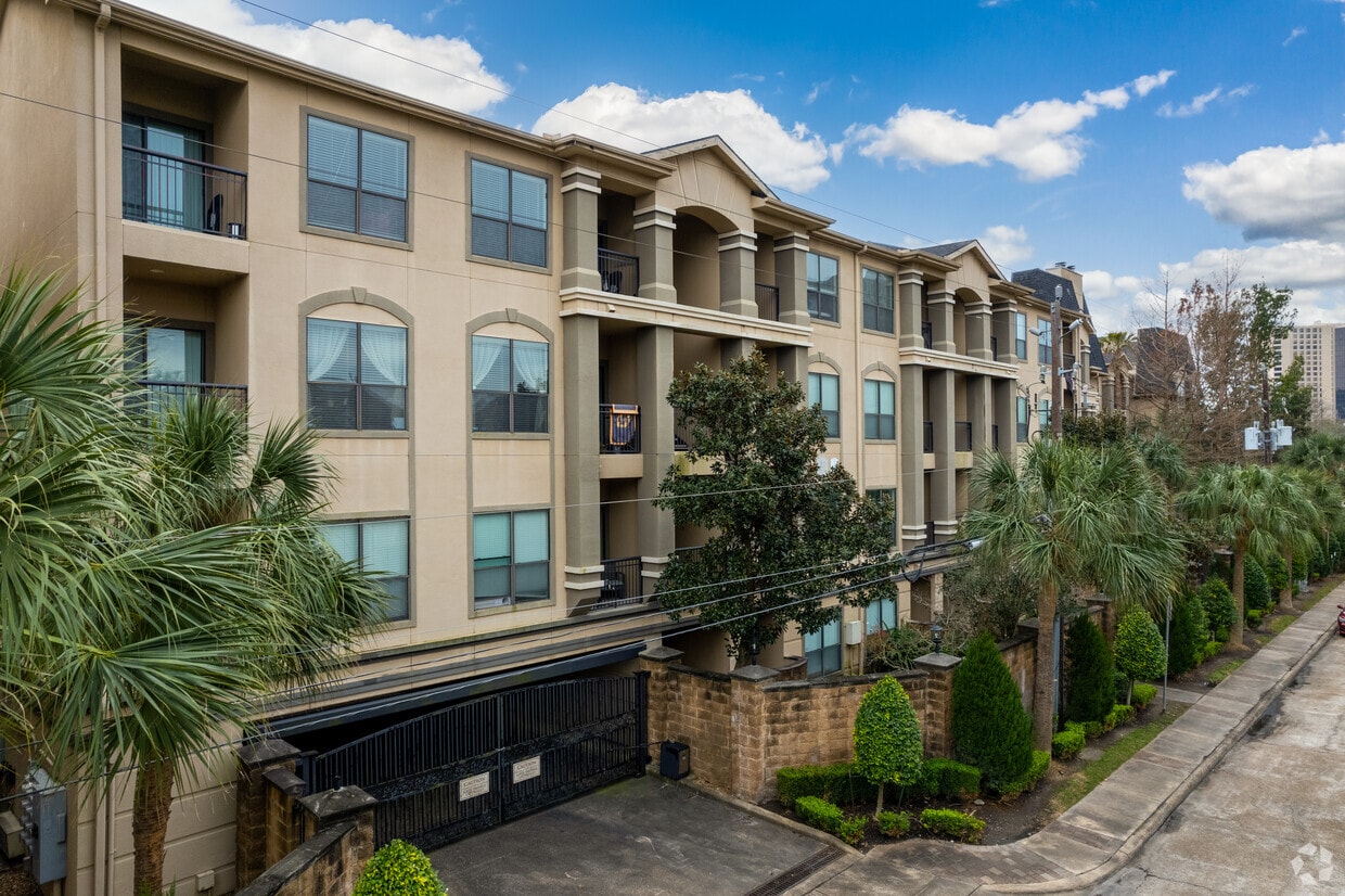 Montecito - 2300 McCue Rd Houston, TX 77056 | Apartments.com
