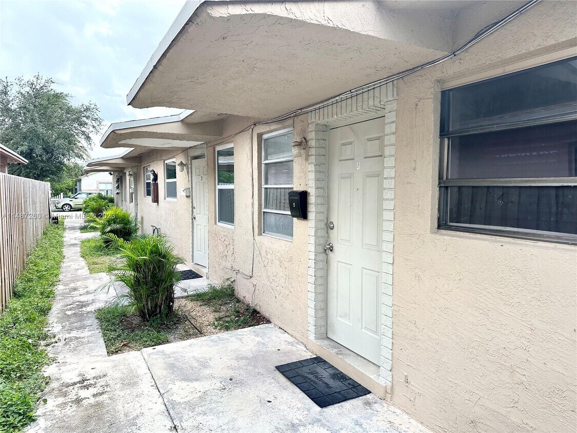 2315 Farragut St Unit 3, Hollywood, FL 33020 - Room for Rent in ...