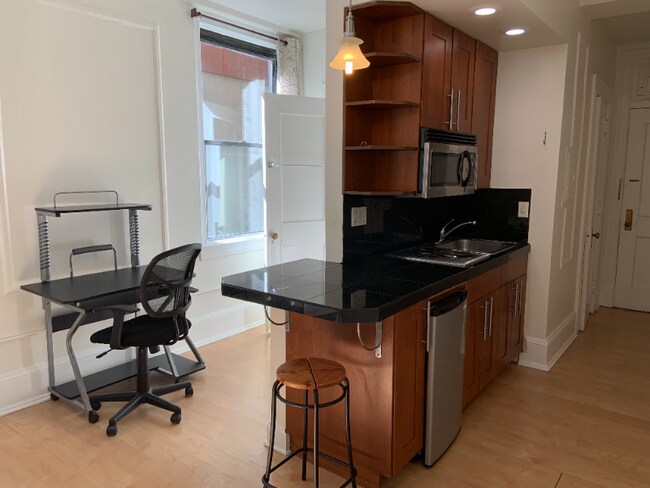 1324 Locust St Unit 419, Philadelphia, PA 19107 | Apartments.com