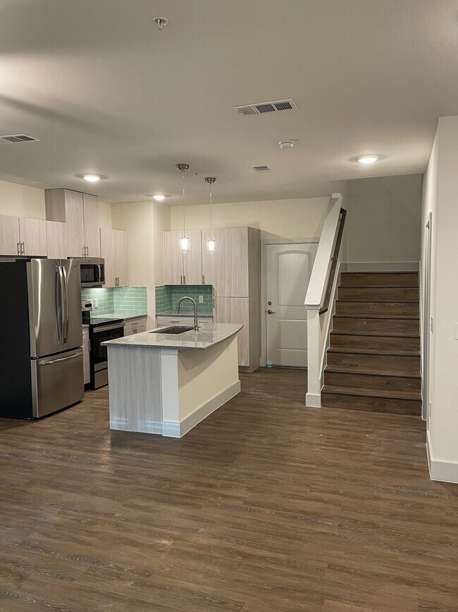 Lighthouse Pointe Apartments - 4933 W Causeway Blvd Corpus Christi, TX ...