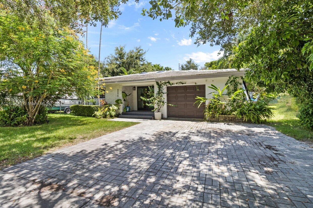 6090 SW 29th St, Miami, FL 33155 - House Rental in Miami, FL ...