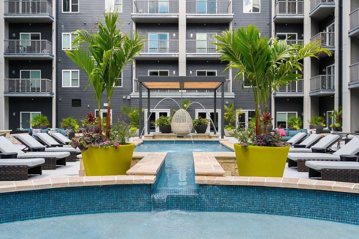 Brookside 51 - 5100 Oak St Kansas City, MO 64112 | Apartments.com