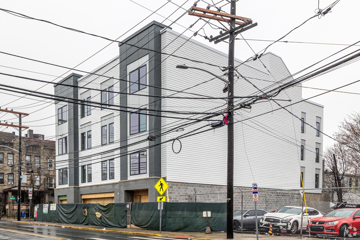 307 Bergen Avenue - 307 Bergen Ave Jersey City, NJ 07305 | Apartments.com