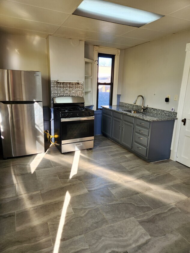 2201 15th St Unit Apartment 2R, Troy, NY 12180 - Apartments in Troy, NY ...