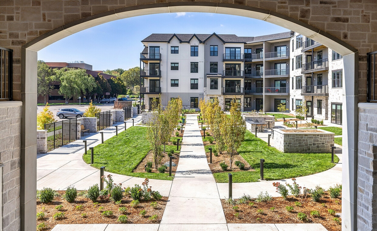 The Fieldston of Fairway - 4210 Shawnee Mission Pky Fairway, KS 66205 ...