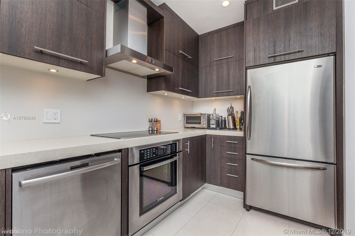 911 3rd St, Miami Beach, FL 33139 - Room for Rent in Miami Beach, FL ...