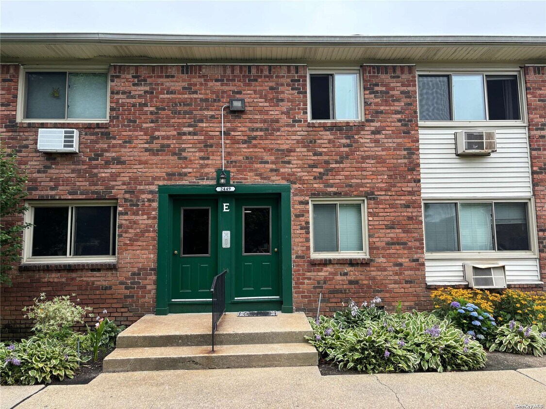 2449 Union/Building E Blvd Unit 7 B, Islip, NY 11751 - Room for Rent in ...