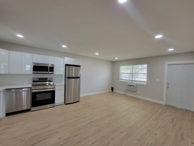 Cottage Cove Apartments - 12 NE 188th St Miami, FL | Apartments.com