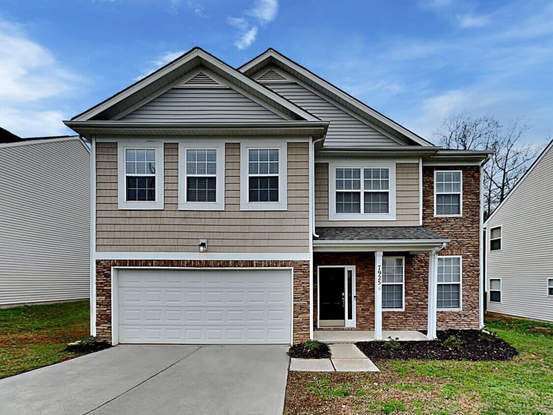 7925 Bushy Creek Dr - House Rental in Charlotte, NC | Apartments.com