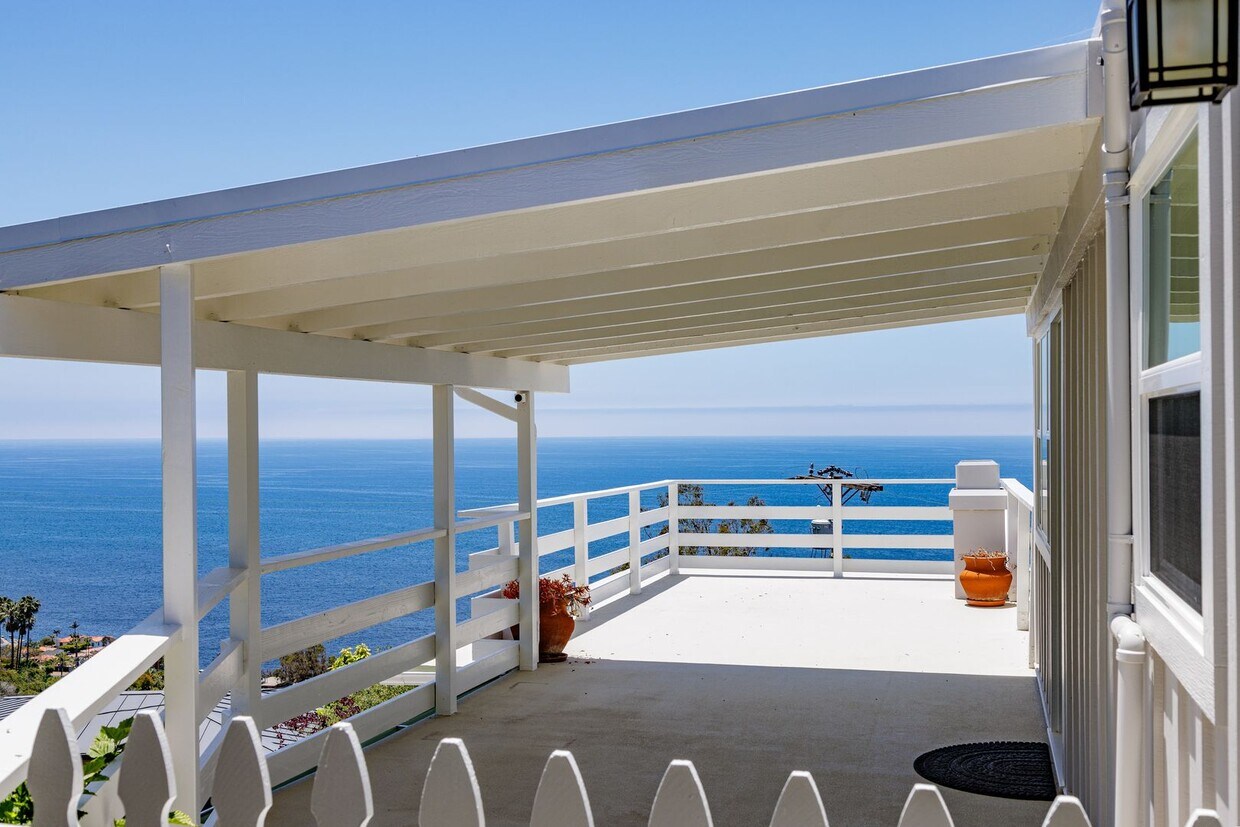 2260 Crestview Dr Unit B, Laguna Beach, CA 92651 - Room for Rent in ...