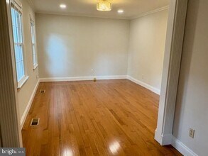 Fox Mill Estates Apartments for Rent with Hardwood Floors - Herndon, VA ...