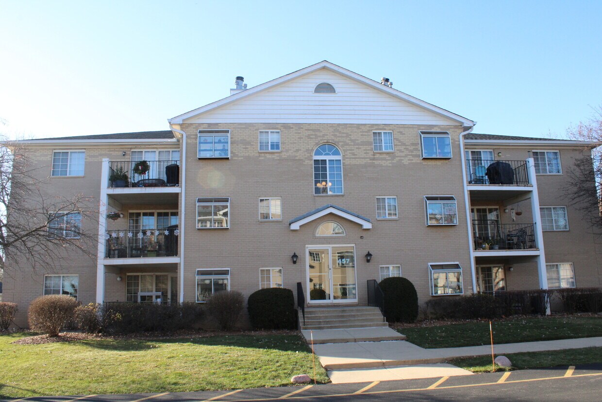 457 Valley Dr Unit 203, Naperville, IL 60563 - Condo for Rent in ...