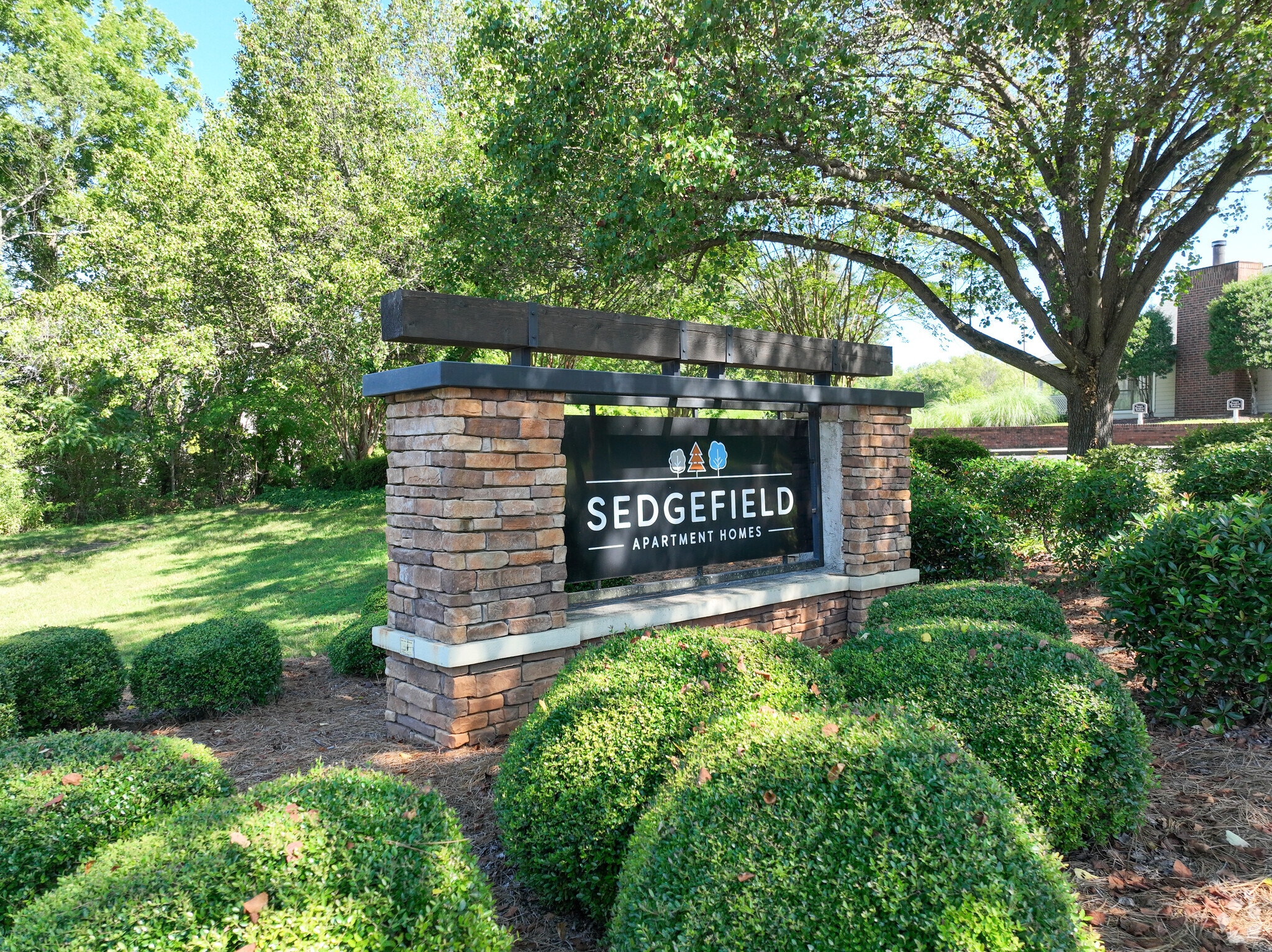 Sedgefield - 4755 Country Club Rd Winston-Salem, NC 27104 | Apartments.com