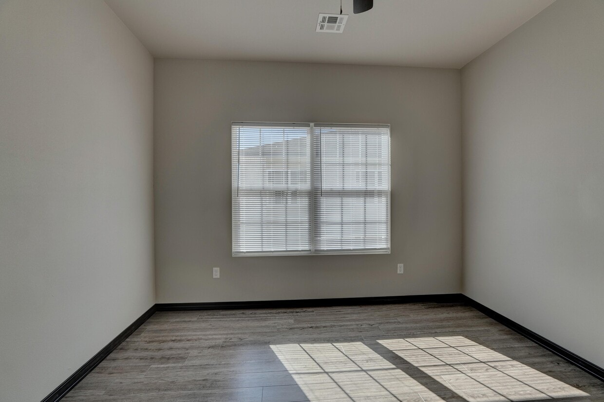 24 Eleven Jackson - 2411 South Jackson Ave Joplin, MO 64804 ...