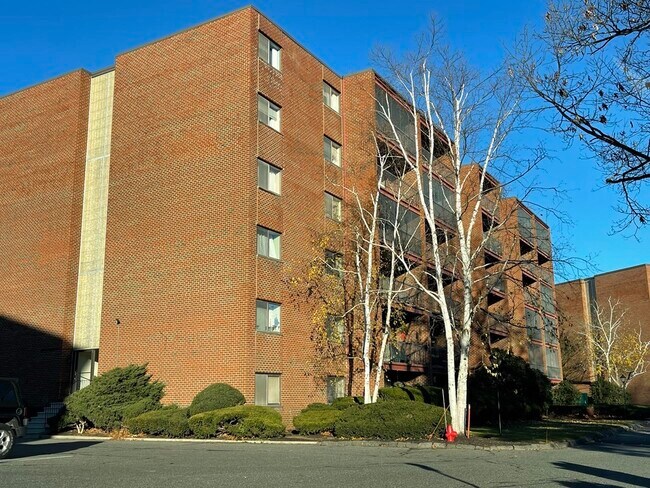 1 Summit Dr Unit 43, Reading, MA 01867 - Condo for Rent in Reading, MA ...